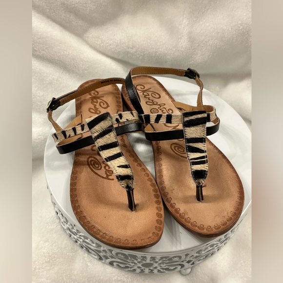 naughty monkey | Shoes | Naughty Monkey Zebra Print Sandals Size 6 | Poshmark